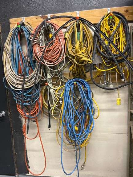Electrical Extension Cords in Various Colors and Lengths - Metzger ...