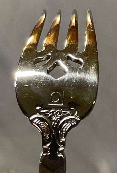 51 Piece Oneida 18/10 Stainless Steel Flatware Collection with Ornate ...