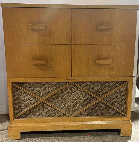 Console Record Player and Radio Unit with Integrated Storage, 17x32x34 ...