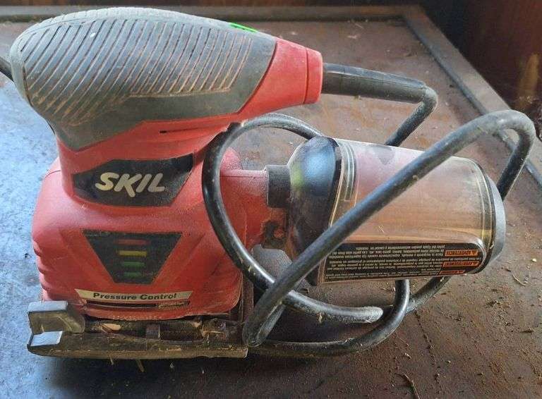 Skil Corded Palm Sander with Dust Collection Attachment - Metzger ...