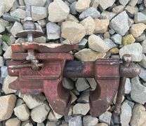 Dunlap Tools Metal Bench Vise, model 5244 - Metzger Property Services, LLC
