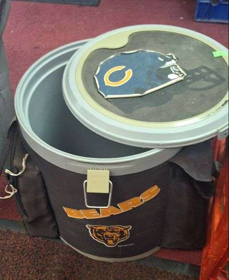 Chicago Bears Cooler with Sports Team Logo and Shoulder Strap - Metzger ...