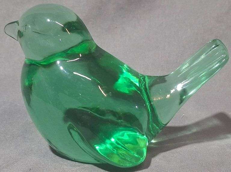 Fenton Handmade Green Glass Bird Figurine 3″x3″ - Metzger Property ...