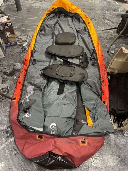 9′ Inflatable Kayak With 2 Paddles And Adjustable Seats - Metzger ...