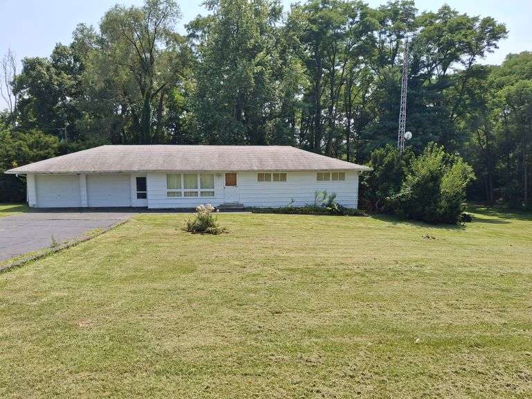 Ranch Home with Full Walk-Out Basement - Metzger Property Services, LLC