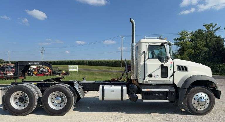2020 Mack Day Cab Semi, MACK MP8, 445HP, Automatic, Jake Brake, Dual ...