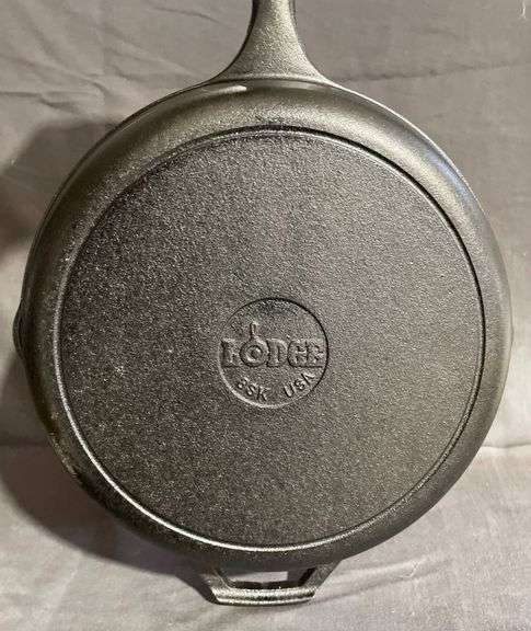 Lodge Cast Iron Skillet 8SK with Pour Spouts 10.5” - Metzger Property ...