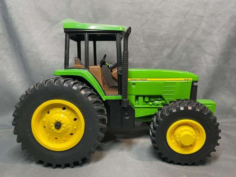 John Deere 7510 2001 Farm Show Model by Ertl - 1:16 Scale - Metzger ...