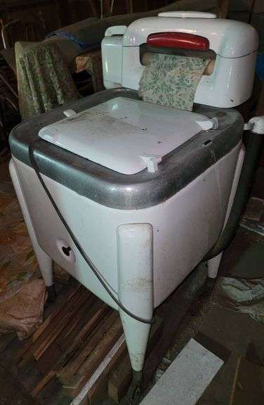 Mid-20th Century Electric Wringer Washing Machine with Metal Tub ...
