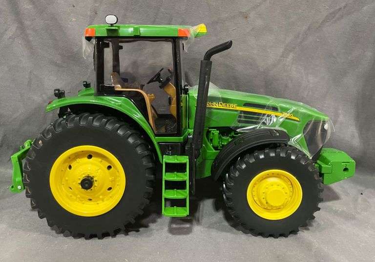 John Deere 7820, 2004 Farm Show Limited Edition Die Cast Tractor - 1/16 ...