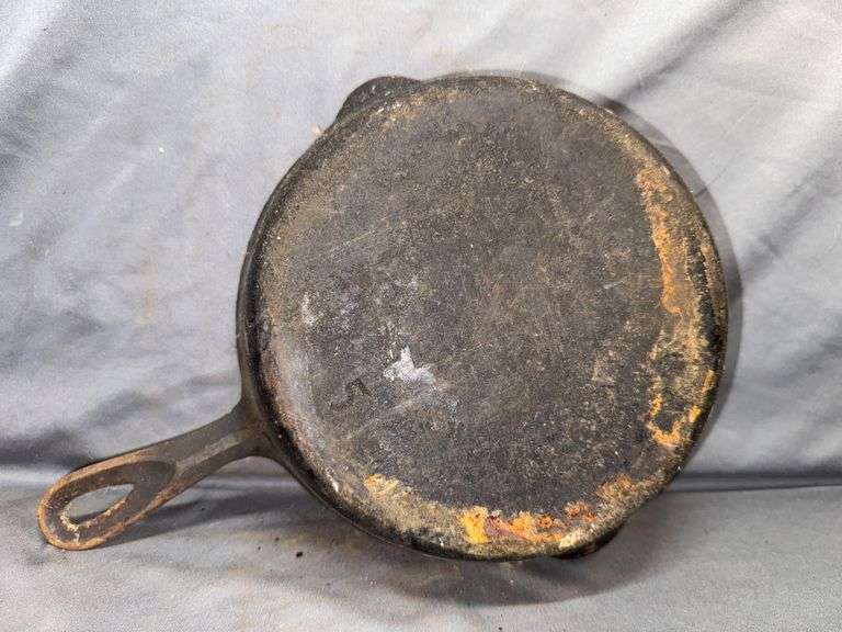 Cast Iron Skillet with Pour Spouts, 8” - Metzger Property Services, LLC