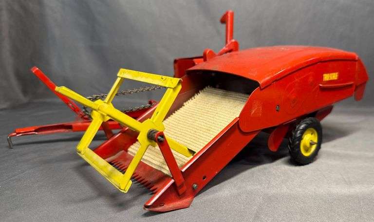 Tru-Scale Die Cast Hay Baler with Red and Yellow Paint 13”x7”x6 ...