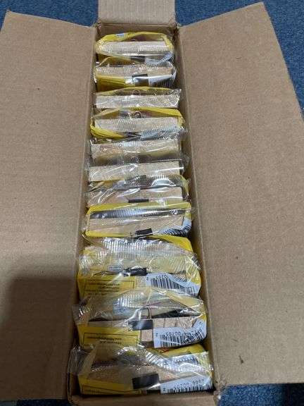 12- Victor Wide Pedal Rat Traps in Original Packaging - Metzger ...