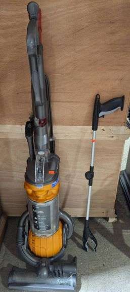 Dyson Upright Bagless Vacuum Cleaner with Hose Attachment & Grabber 42 ...