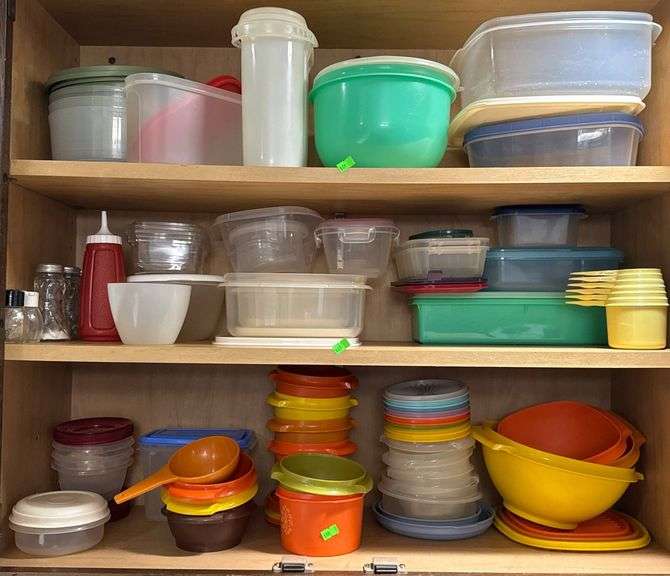 Tupperware Food Storage Containers Inc. Bowls, Measuring Cups and ...