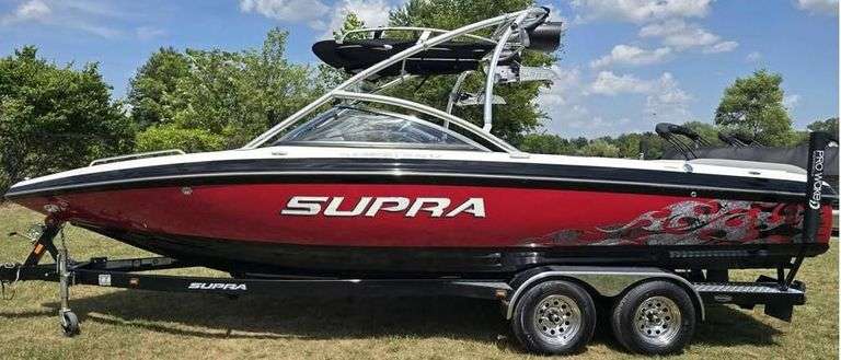 2008 Supra Launch 24SSV Wakeboard Boat, 880 hours, gas, inboard motor ...