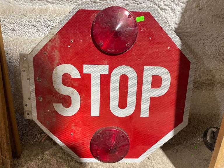 Reflective Stop Sign With Integrated Red Lights 19”x19” - Metzger ...