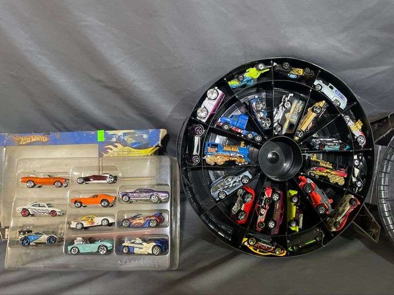 Hot Wheels Super Rally Case With Assorted Die-Cast Cars - Metzger ...