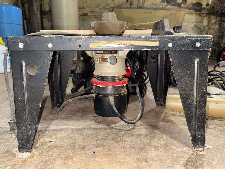 Craftsman Router Table 925444 with 16-Piece Router Bit Set - Metzger ...