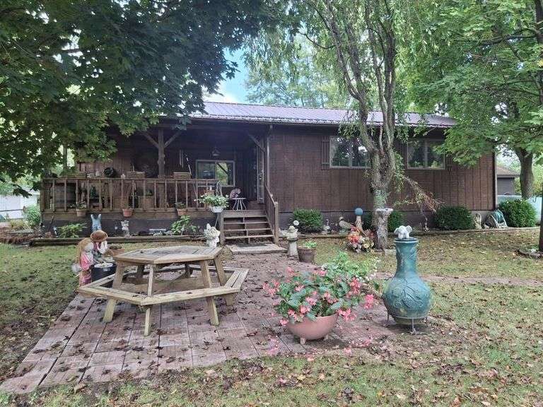 10.26.25 - LIVE & ONLINE AUCTION - Port Mitchell Lake Cottage with ...