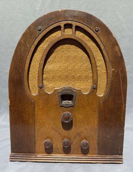 Philco Cathedral Radio Model 20 with Tubes - Metzger Property Services, LLC