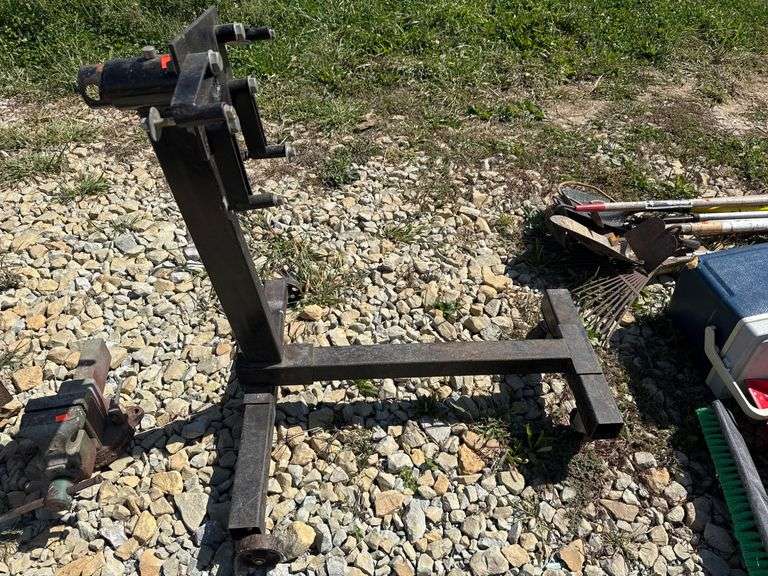 Metal Engine Stand with Rotating Mount 36”x32”x27” - Metzger Property ...
