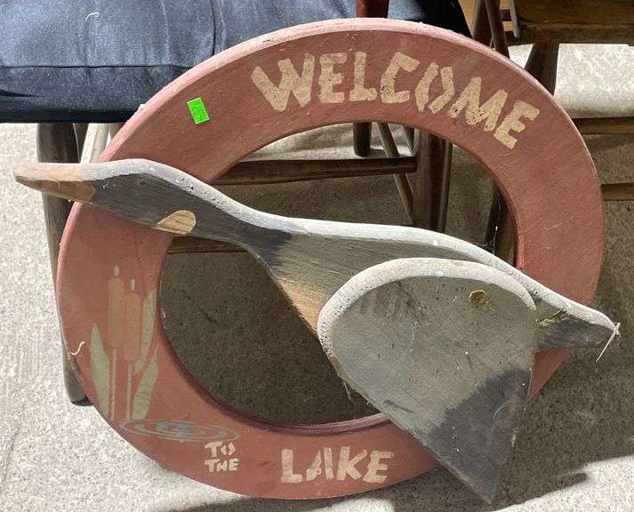 Circular Wall Plaque with Duck Motif and ‘Welcome to the Lake’ Text 20 ...