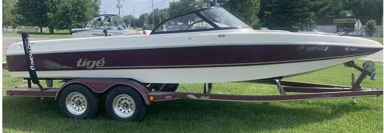 2000 Tige 22i Direct-Drive Boat, 379 hours, runs, 22', comes with ...