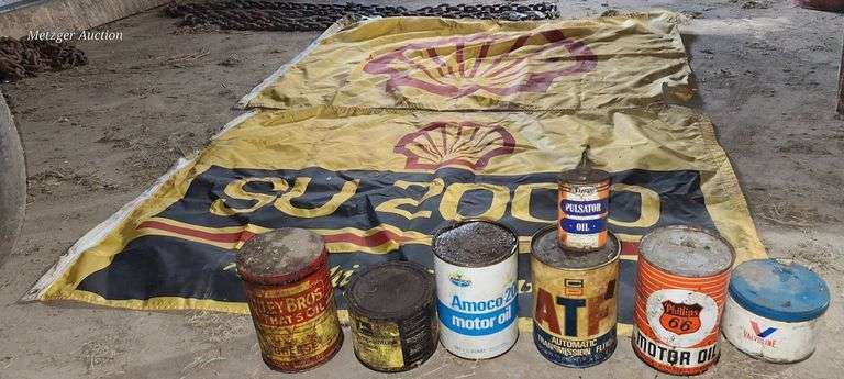 Shell SU 2000 Flags and Oil Cans Inc. Surge, John Deere, Phillips 66 ...