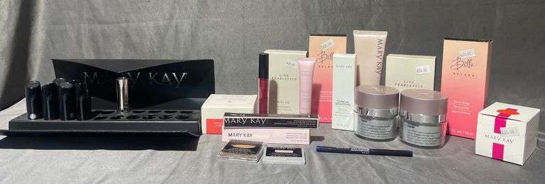 Mary Kay Skincare, Cosmetics, and Display Stand Inc. Creams and Lip ...