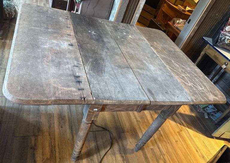 Primitive Drop Leaf Table with Turned Legs 55x41x30″ - Metzger Property ...