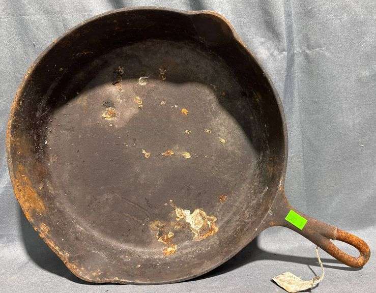 Cast Iron Skillet with Dual Pour Spouts and Loop Handle, 10″, Rust ...