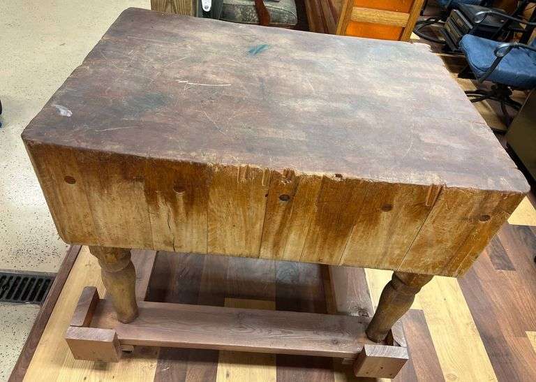 Butcher Block on Turned Legs with Lower Support Rails 41″ x 30″ x 29.5 ...