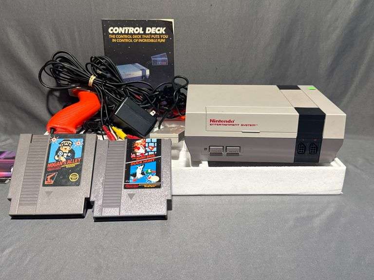 1985 Nintendo Entertainment System with Controller, Duck Hunt Gun ...