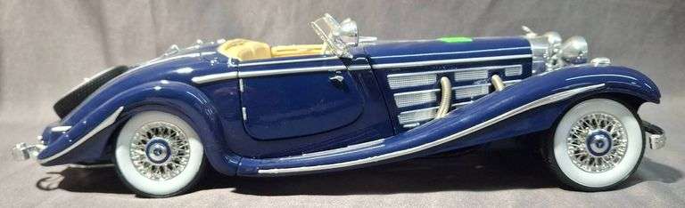 Mercedes-Benz 500K Typ Special Roadster 1936 Die-Cast Car, 1:18 Scale ...