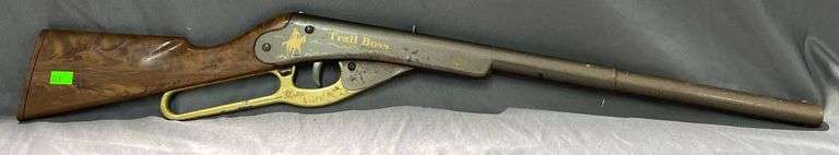Daisy Trail Boss Lever-Action Air Rifle with Brass-Toned Lever ...