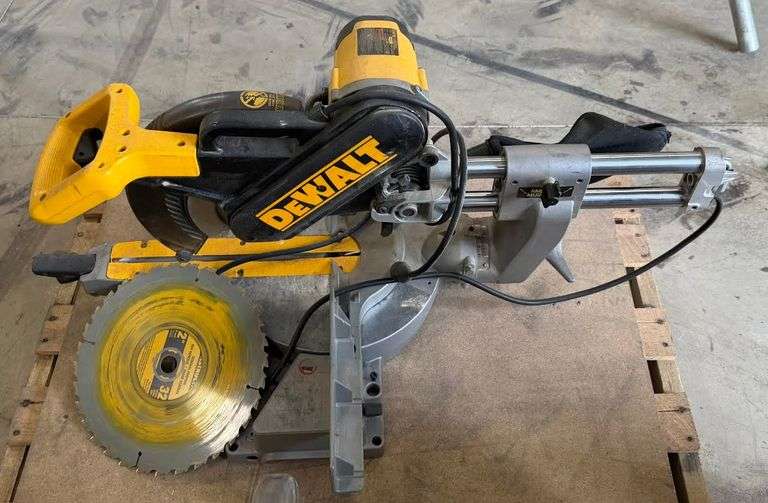 Dewalt Model DW708 12" Sliding Compound Miter Saw - Metzger Property ...