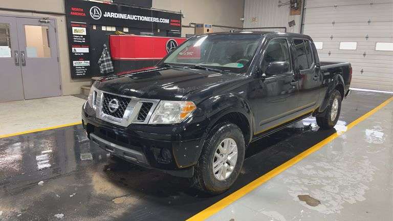 2015 Nissan Frontier 4x4 SV 4dr Crew Cab 6.1 ft. SB Pickup 5A - Jardine ...