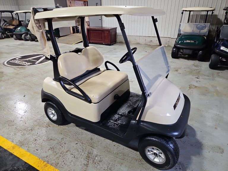 Clubs Car Golf Cart 2 Seat Golf Cart - Jardine Auctioneers Inc.