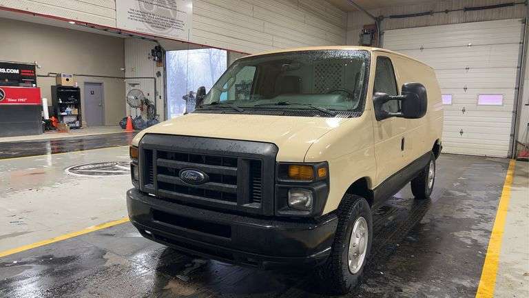 2013 Ford E-Series RSC RWD Cargo Van - Jardine Auctioneers Inc.