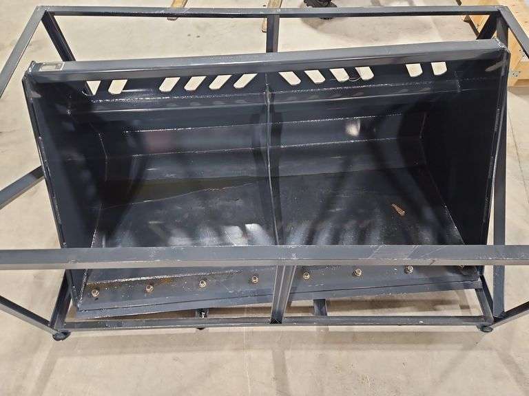 StanForge SN72 72" Skid Steer Snow Bucket - Jardine Auctioneers Inc.