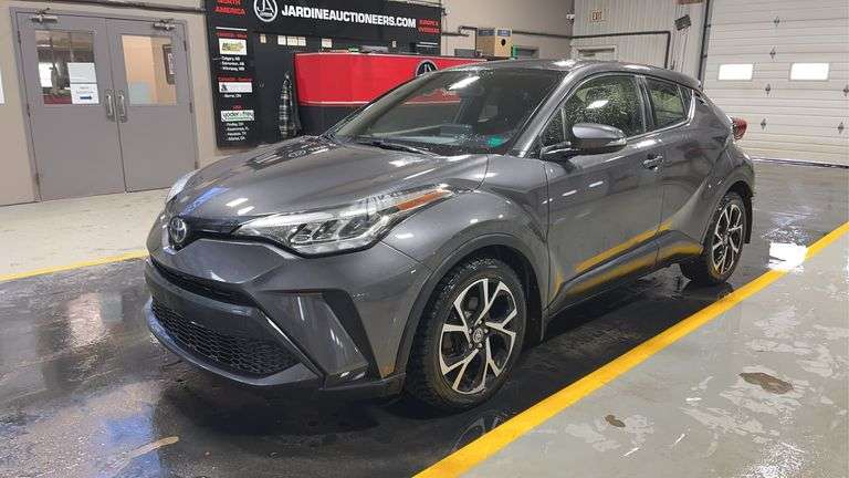 2020 Toyota C-HR XLE FWD 4dr Crossover - Jardine Auctioneers Inc.