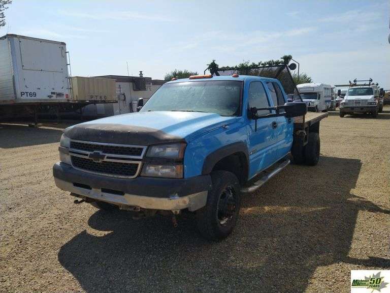 Non-Operable 2007 Chevrolet Silverado 3500 CC Classic S/A Deck Truck ...