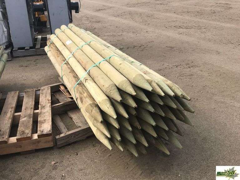 Wooden Posts-1 Pallet - Michener Allen Auctioneering Ltd