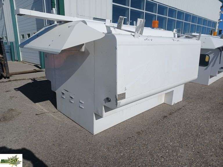 Truck Topper with Generator - Michener Allen Auctioneering Ltd