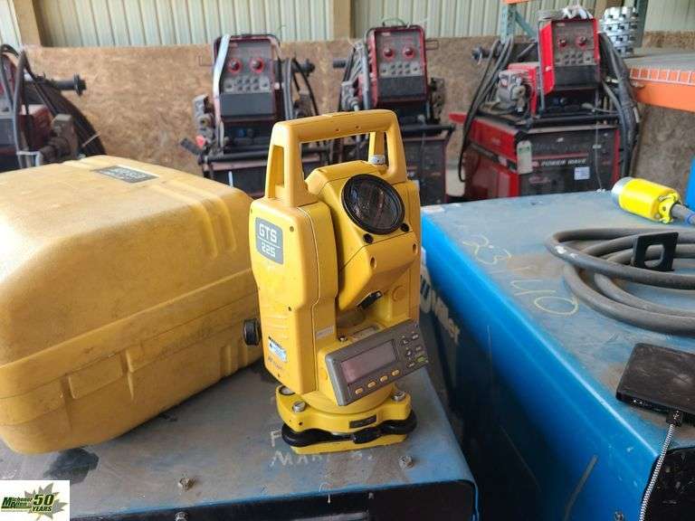 Topcon GTS 225-Qty 1 - Michener Allen Auctioneering Ltd