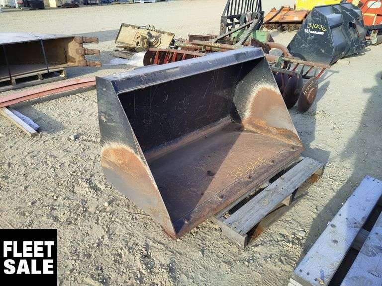 4ft. 6in. Bucket - Michener Allen Auctioneering Ltd