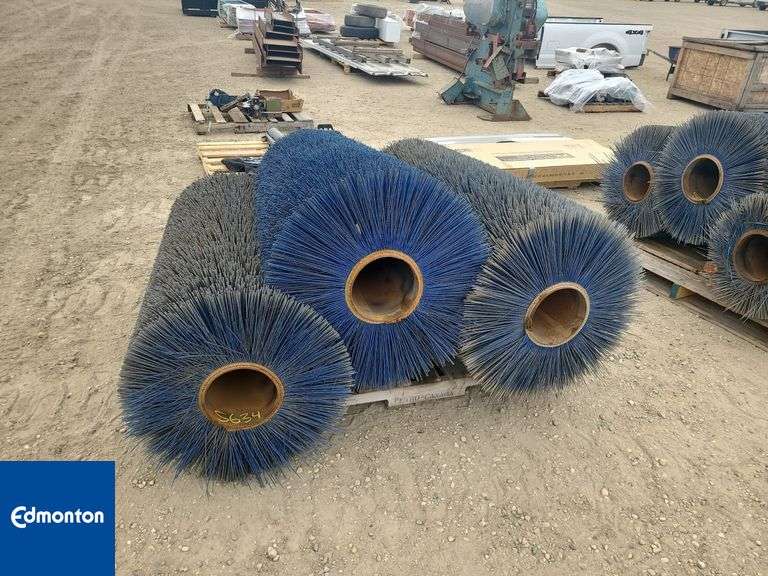 Sweepers-Qty3, 1 Pallet - Michener Allen Auctioneering Ltd