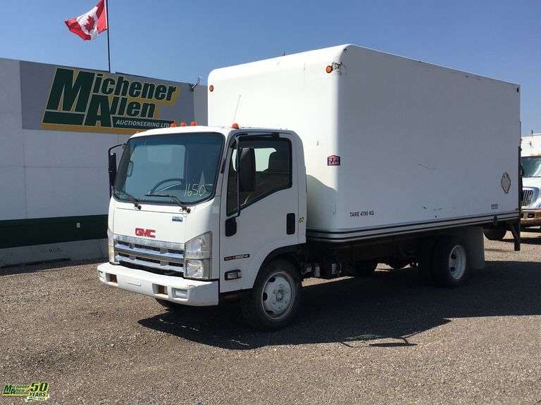 2008 GMC W5500 S/A Cube Van - Michener Allen Auctioneering Ltd