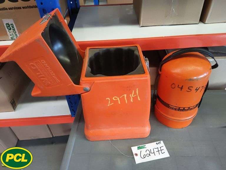 Wild T1 Theodolite in Case - Michener Allen Auctioneering Ltd